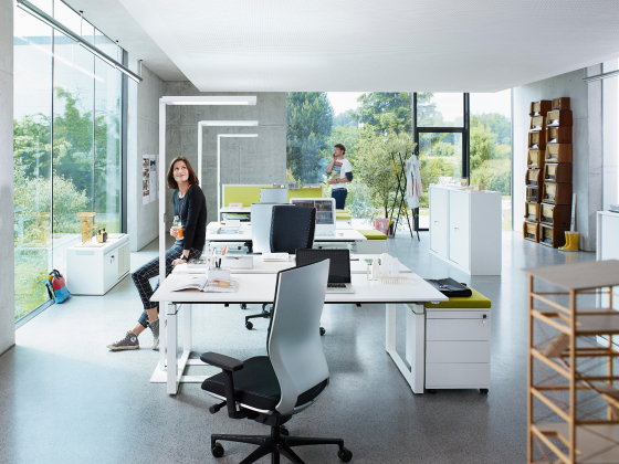 Waldmann Lavigo LED Stehleuchte - Büro Helbling